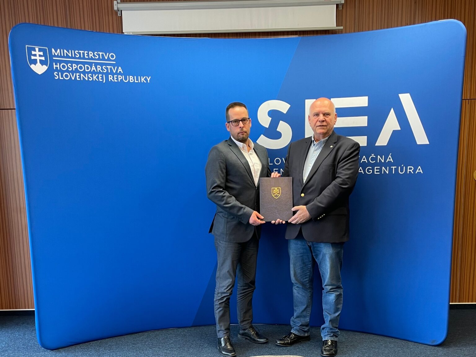 SIEA and EIT Manufacturing Sign Memorandum of Understanding to Boost ...